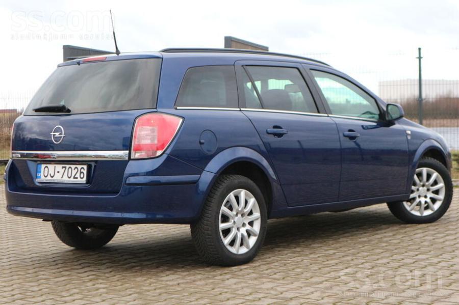 Blue Opel Astra 2010 in Riga, with an engine capacity of 1.70 L and mileage of 170 thousand km for 3200 €, photo 8 on AUTOMOTO.COM.LV
