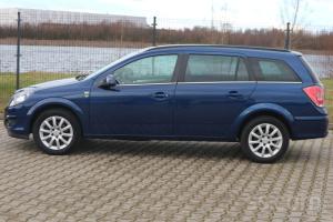 Blue Opel Astra 2010 in Riga, with an engine capacity of 1.70 L and mileage of 170 thousand km for 3200 €, photo 12 on AUTOMOTO.COM.LV