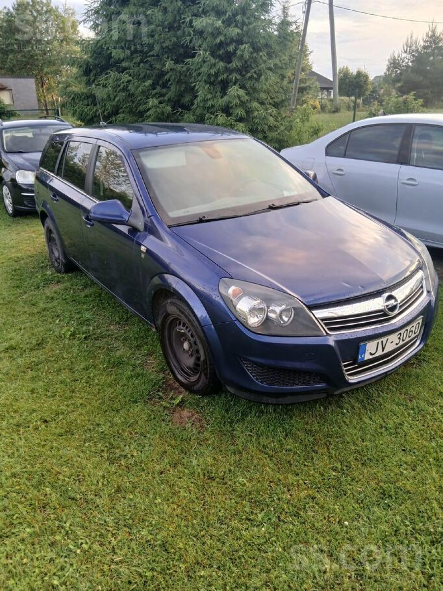 Zils Opel Astra 2010 Ogre, ar dzinēja tilpumu 1.90 L un nobraukumu 362 tūkst. km par 800 €, foto 3 vietnē AUTOMOTO.COM.LV
