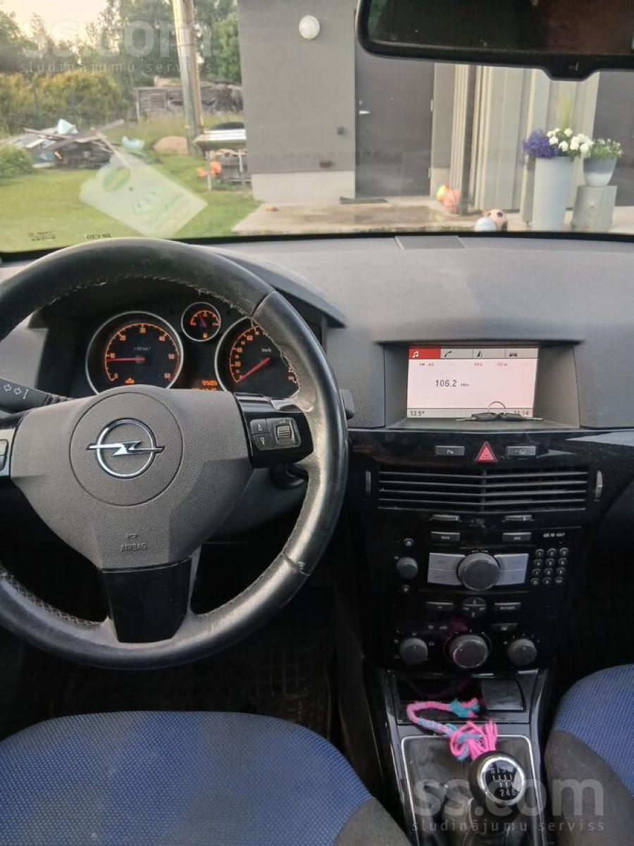 Zils Opel Astra 2010 Ogre, ar dzinēja tilpumu 1.90 L un nobraukumu 362 tūkst. km par 800 €, foto 5 vietnē AUTOMOTO.COM.LV