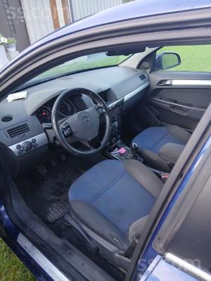 Zils Opel Astra 2010 Ogre, ar dzinēja tilpumu 1.90 L un nobraukumu 362 tūkst. km par 800 €, foto 8 vietnē AUTOMOTO.COM.LV