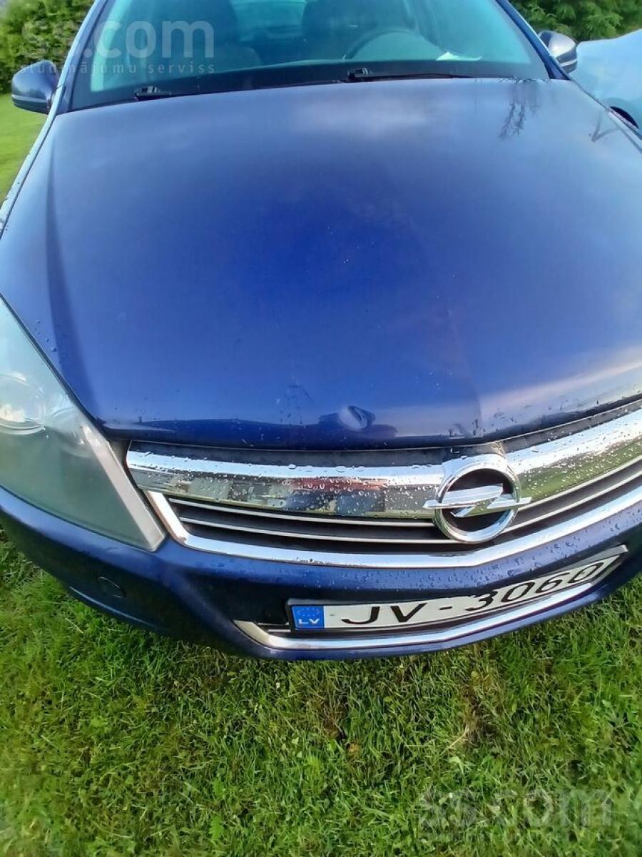 Zils Opel Astra 2010 Ogre, ar dzinēja tilpumu 1.90 L un nobraukumu 362 tūkst. km par 800 €, foto 12 vietnē AUTOMOTO.COM.LV