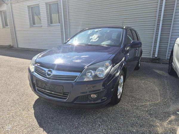Zils Opel Astra 2010 Viļņa, ar dzinēja tilpumu 1.69 L un nobraukumu 210 tūkst. km par 1999 €, foto 2 vietnē AUTOMOTO.COM.LV