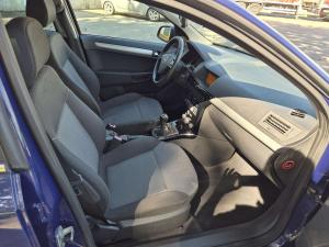 Zils Opel Astra 2010 Viļņa, ar dzinēja tilpumu 1.69 L un nobraukumu 210 tūkst. km par 1999 €, foto 15 vietnē AUTOMOTO.COM.LV