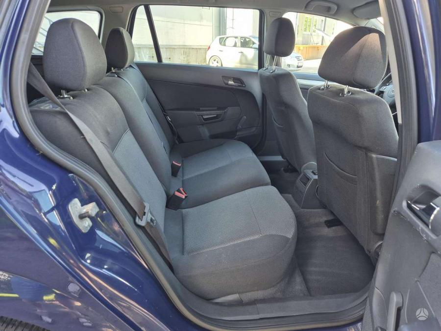 Zils Opel Astra 2010 Viļņa, ar dzinēja tilpumu 1.69 L un nobraukumu 210 tūkst. km par 1999 €, foto 16 vietnē AUTOMOTO.COM.LV