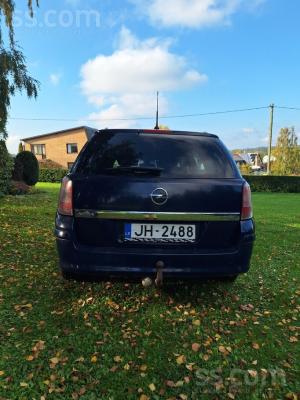 Blue Opel Astra 2010 in Tukums, with an engine capacity of 1.90 L and mileage of 474 thousand km for 1600 €, photo 5 on AUTOMOTO.COM.LV