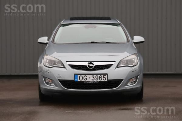 Zils Opel Astra 2011 Jelgava, ar dzinēja tilpumu 2.00 L un nobraukumu 0 tūkst. km par 4990 €, foto 2 vietnē AUTOMOTO.COM.LV