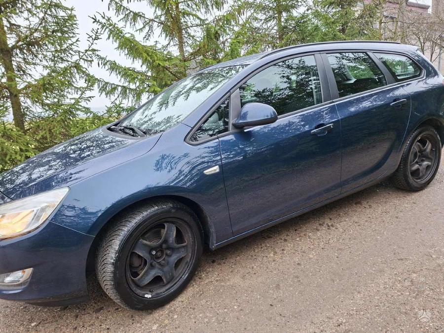Zils Opel Astra 2011 Prienai, ar dzinēja tilpumu 1.96 L un nobraukumu 211 tūkst. km par 3350 €, foto 1 vietnē AUTOMOTO.COM.LV