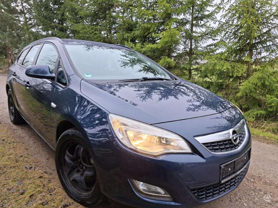 Zils Opel Astra 2011 Prienai, ar dzinēja tilpumu 1.96 L un nobraukumu 211 tūkst. km par 3350 €, foto 3 vietnē AUTOMOTO.COM.LV