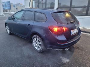 Blue Opel Astra 2011 in Kaunas, with an engine capacity of 1.96 L and mileage of 360 thousand km for 2150 €, photo 8 on AUTOMOTO.COM.LV