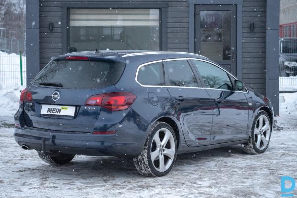 Zils Opel Astra 2011 Liepāja, ar dzinēja tilpumu 1.40 L un nobraukumu 293 tūkst. km par 4400 €, foto 3 vietnē AUTOMOTO.COM.LV