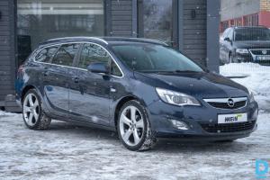 Blue Opel Astra 2011 in Liepaja, with an engine capacity of 1.40 L and mileage of 293 thousand km for 4400 €, photo 4 on AUTOMOTO.COM.LV