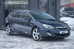 Blue Opel Astra 2011 in Liepaja, with an engine capacity of 1.40 L and mileage of 293 thousand km for 4400 €, photo  on AUTOMOTO.COM.LV