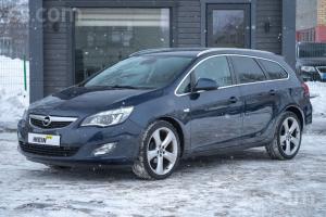 Zils Opel Astra 2011 Liepāja, ar dzinēja tilpumu 1.40 L un nobraukumu 293 tūkst. km par 4400 €, foto 2 vietnē AUTOMOTO.COM.LV