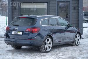 Zils Opel Astra 2011 Liepāja, ar dzinēja tilpumu 1.40 L un nobraukumu 293 tūkst. km par 4400 €, foto 4 vietnē AUTOMOTO.COM.LV
