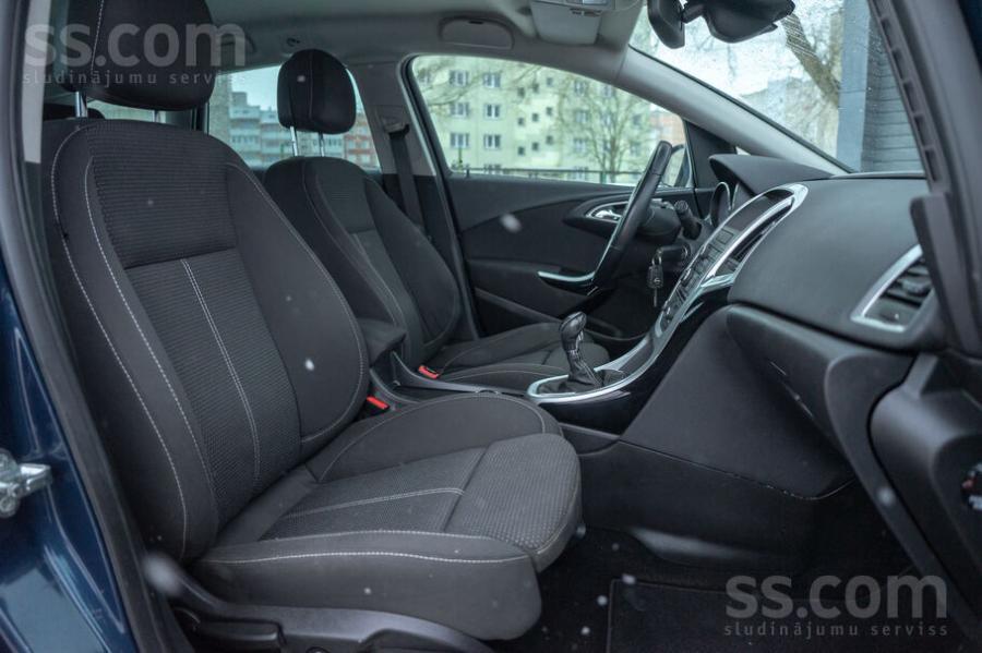 Zils Opel Astra 2011 Liepāja, ar dzinēja tilpumu 1.40 L un nobraukumu 293 tūkst. km par 4400 €, foto 11 vietnē AUTOMOTO.COM.LV