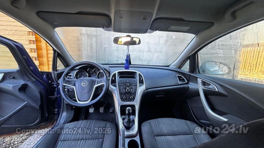 Zils Opel Astra 2011 Tallina, ar dzinēja tilpumu 1.70 L un nobraukumu 372 tūkst. km par 2000 €, foto 9 vietnē AUTOMOTO.COM.LV