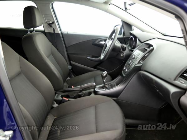 Blue Opel Astra 2011 in Tallinn, with an engine capacity of 1.40 L and mileage of 231 thousand km for 999 €, photo 6 on AUTOMOTO.COM.LV