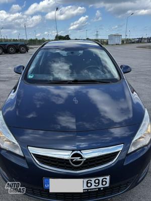 Zils Opel Astra 2011 Marijampole, ar dzinēja tilpumu 1.70 L un nobraukumu 310 tūkst. km par 2300 €, foto  vietnē AUTOMOTO.COM.LV