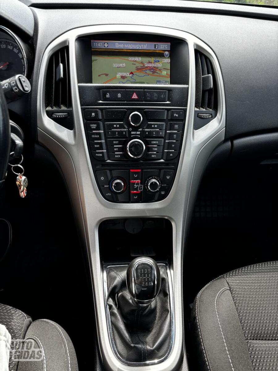 Blue Opel Astra 2011 in Marijampole, with an engine capacity of 1.70 L and mileage of 310 thousand km for 2300 €, photo 14 on AUTOMOTO.COM.LV