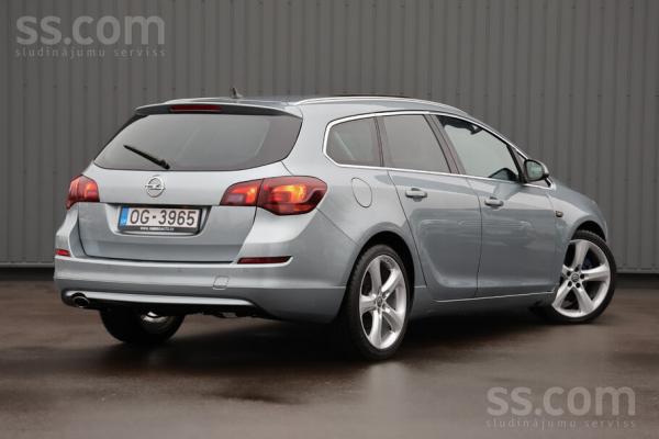 Blue Opel Astra 2011 in Jelgava, with an engine capacity of 2.00 L and mileage of 0 thousand km for 4500 €, photo 5 on AUTOMOTO.COM.LV
