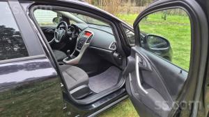 Blue Opel Astra 2011 in Jurmala, with an engine capacity of 1.60 L and mileage of 258 thousand km for 3200 €, photo 7 on AUTOMOTO.COM.LV
