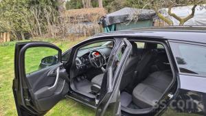 Blue Opel Astra 2011 in Jurmala, with an engine capacity of 1.60 L and mileage of 258 thousand km for 3200 €, photo 8 on AUTOMOTO.COM.LV