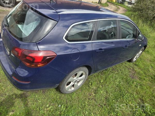 Zils Opel Astra 2011 Rīga, ar dzinēja tilpumu 2.00 L un nobraukumu 367 tūkst. km par 850 €, foto 2 vietnē AUTOMOTO.COM.LV