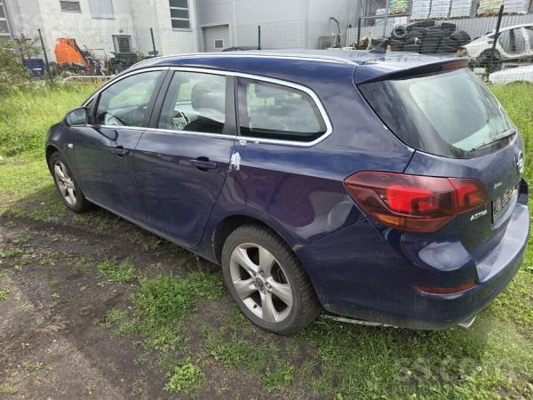 Zils Opel Astra 2011 Rīga, ar dzinēja tilpumu 2.00 L un nobraukumu 367 tūkst. km par 850 €, foto 4 vietnē AUTOMOTO.COM.LV
