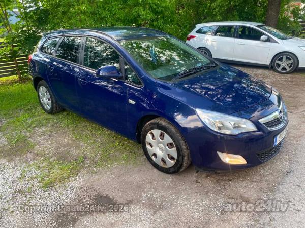 Blue Opel Astra 2011 in Tapa, with an engine capacity of 1.70 L and mileage of 370 thousand km for 2999 €, photo 1 on AUTOMOTO.COM.LV