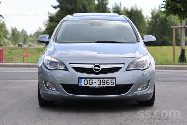 Zils Opel Astra 2011 Jelgava, ar dzinēja tilpumu 2.00 L un nobraukumu 0 tūkst. km par 4350 €, foto 2 vietnē AUTOMOTO.COM.LV