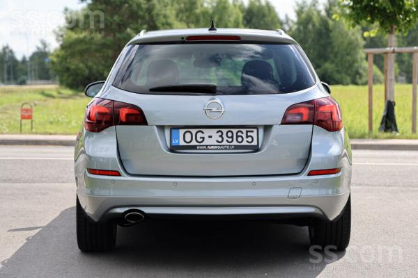 Zils Opel Astra 2011 Jelgava, ar dzinēja tilpumu 2.00 L un nobraukumu 0 tūkst. km par 4350 €, foto 5 vietnē AUTOMOTO.COM.LV