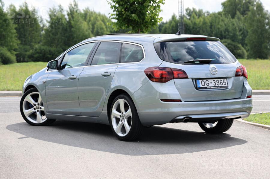 Blue Opel Astra 2011 in Jelgava, with an engine capacity of 2.00 L and mileage of 0 thousand km for 4350 €, photo 7 on AUTOMOTO.COM.LV