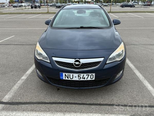Zils Opel Astra 2011 Rīga, ar dzinēja tilpumu 1.30 L un nobraukumu 320 tūkst. km par 3200 €, foto 2 vietnē AUTOMOTO.COM.LV