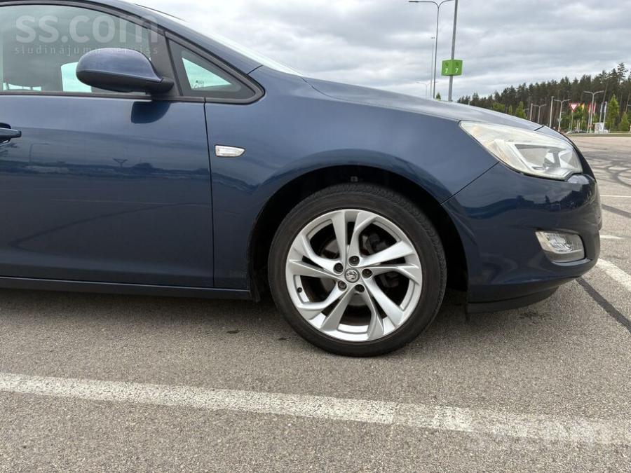 Zils Opel Astra 2011 Rīga, ar dzinēja tilpumu 1.30 L un nobraukumu 320 tūkst. km par 3200 €, foto 5 vietnē AUTOMOTO.COM.LV