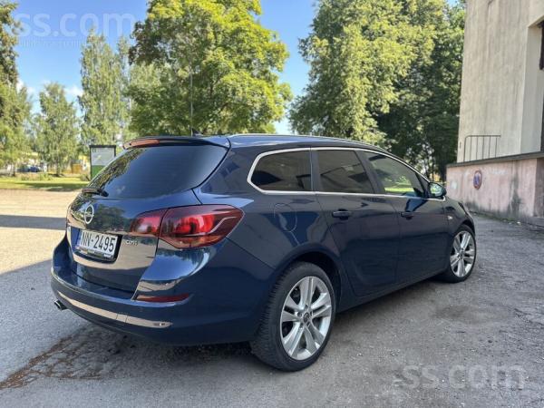 Zils Opel Astra 2011 Ogre, ar dzinēja tilpumu 2.00 L un nobraukumu 205 tūkst. km par 3990 €, foto 4 vietnē AUTOMOTO.COM.LV