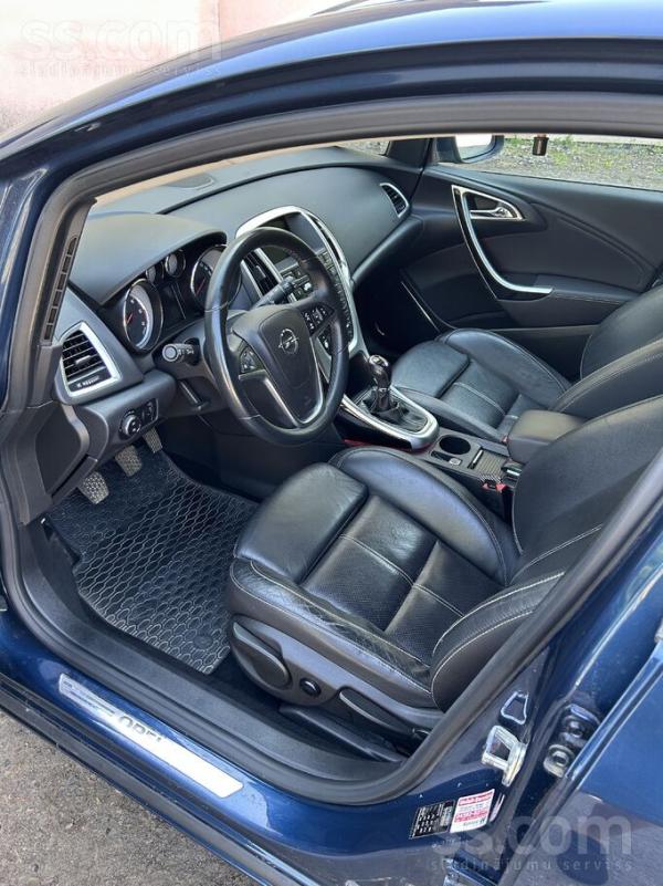 Zils Opel Astra 2011 Ogre, ar dzinēja tilpumu 2.00 L un nobraukumu 205 tūkst. km par 3990 €, foto 6 vietnē AUTOMOTO.COM.LV