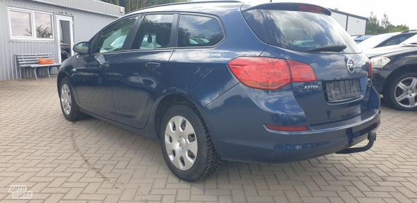 Blue Opel Astra 2011 in Kedainiai, with an engine capacity of 1.70 L and mileage of 265 thousand km for 2850 €, photo 1 on AUTOMOTO.COM.LV