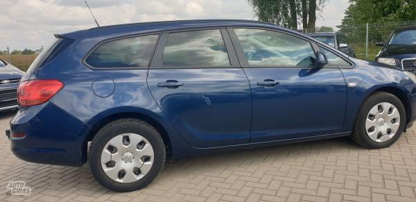 Blue Opel Astra 2011 in Kedainiai, with an engine capacity of 1.70 L and mileage of 265 thousand km for 2850 €, photo 4 on AUTOMOTO.COM.LV