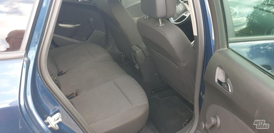 Blue Opel Astra 2011 in Kedainiai, with an engine capacity of 1.70 L and mileage of 265 thousand km for 2850 €, photo 12 on AUTOMOTO.COM.LV