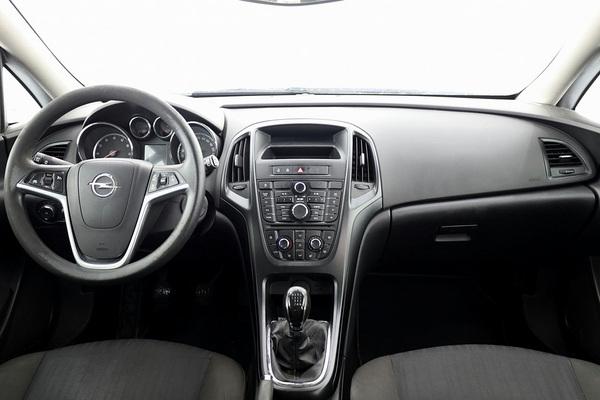 Zils Opel Astra 2011 Tallina, ar dzinēja tilpumu 1.40 L un nobraukumu 229 tūkst. km par 799 €, foto 5 vietnē AUTOMOTO.COM.LV