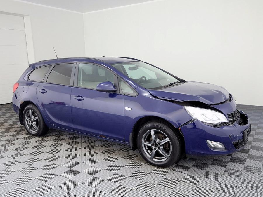 Zils Opel Astra 2011 Tallina, ar dzinēja tilpumu 1.40 L un nobraukumu 229 tūkst. km par 799 €, foto 9 vietnē AUTOMOTO.COM.LV