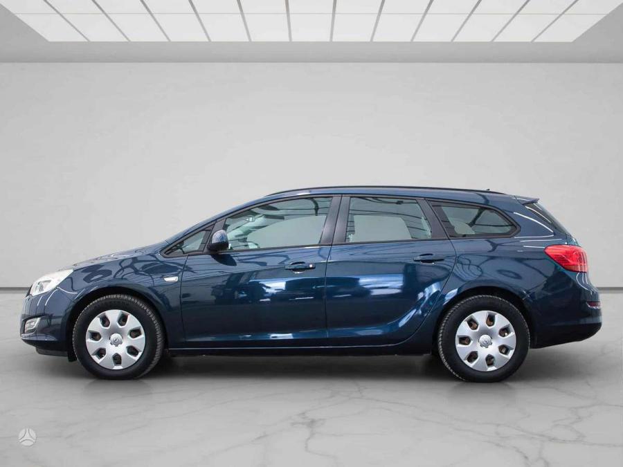 Blue Opel Astra 2011 in Kaunas, with an engine capacity of 1.70 L and mileage of 269 thousand km for 3990 €, photo 4 on AUTOMOTO.COM.LV