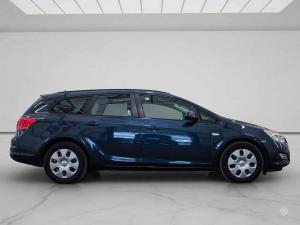 Blue Opel Astra 2011 in Kaunas, with an engine capacity of 1.70 L and mileage of 269 thousand km for 3990 €, photo 8 on AUTOMOTO.COM.LV