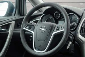 Blue Opel Astra 2011 in Kaunas, with an engine capacity of 1.70 L and mileage of 269 thousand km for 3990 €, photo 11 on AUTOMOTO.COM.LV