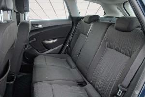 Blue Opel Astra 2011 in Kaunas, with an engine capacity of 1.70 L and mileage of 269 thousand km for 3990 €, photo 12 on AUTOMOTO.COM.LV