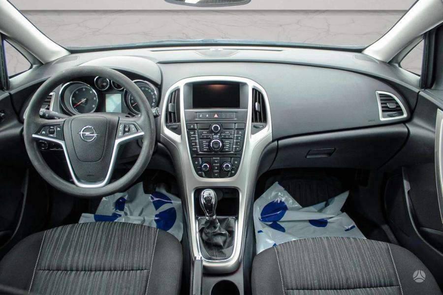 Blue Opel Astra 2011 in Kaunas, with an engine capacity of 1.70 L and mileage of 269 thousand km for 3990 €, photo 13 on AUTOMOTO.COM.LV