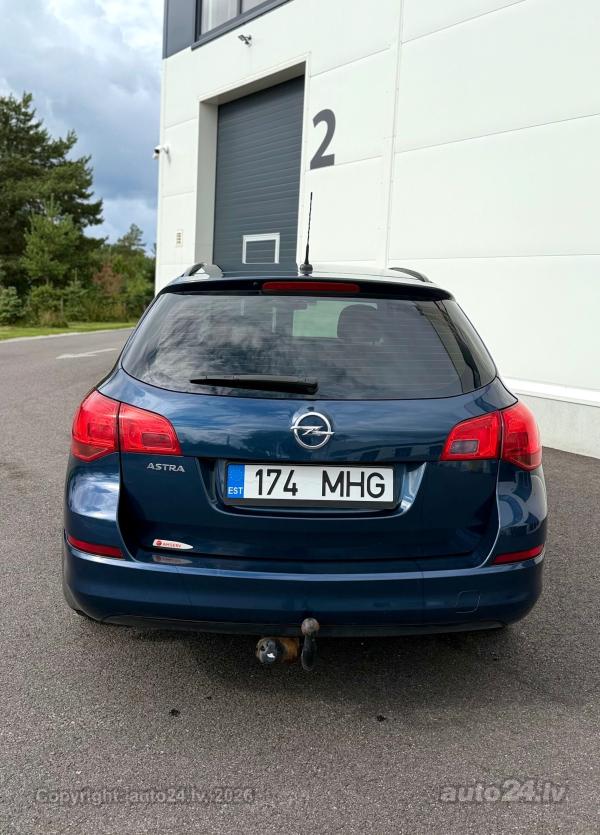 Zils Opel Astra 2011 Tallina, ar dzinēja tilpumu 1.40 L un nobraukumu 220 tūkst. km par 2699 €, foto 6 vietnē AUTOMOTO.COM.LV