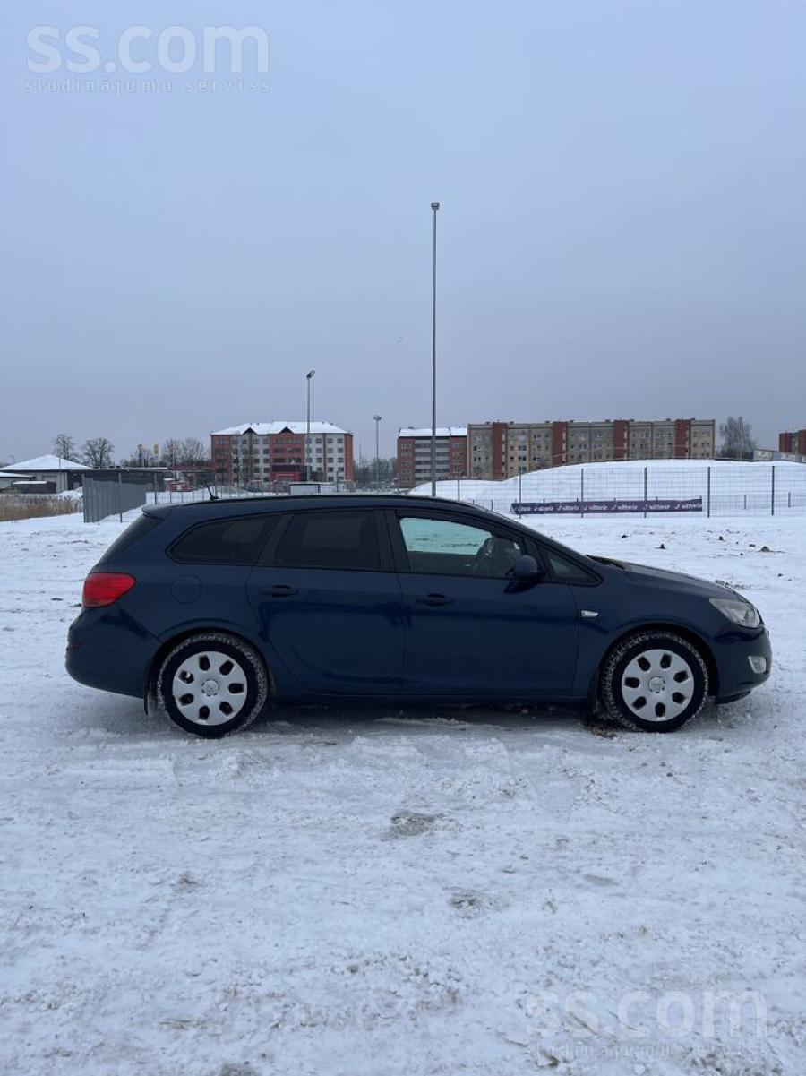 Zils Opel Astra 2012 Valmiera, ar dzinēja tilpumu 1.60 L un nobraukumu 246 tūkst. km par 3300 €, foto 4 vietnē AUTOMOTO.COM.LV