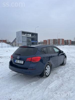 Zils Opel Astra 2012 Valmiera, ar dzinēja tilpumu 1.60 L un nobraukumu 246 tūkst. km par 3300 €, foto 5 vietnē AUTOMOTO.COM.LV